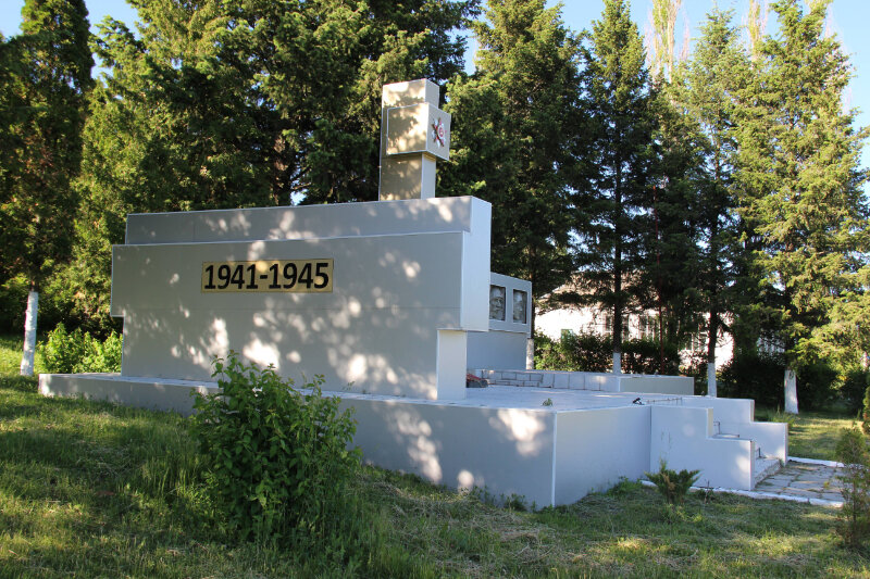 Anıt, heykel Погибшим воинам, Lipetskaya oblastı, foto