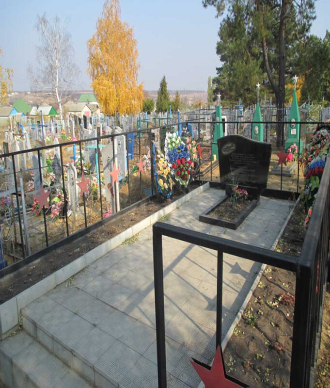 Anıt, heykel Братская могила Великой Отечественной войны № 550, Rossoş, foto