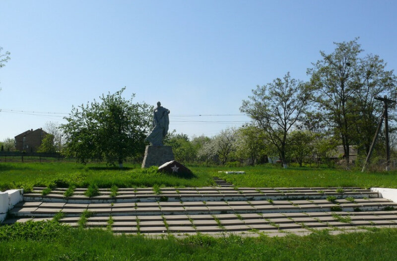 Anıt, heykel Братская могила воинов, Kiev Bölgesi, foto