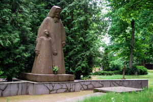 Anıt, heykel Воинский участок на гражданском кладбище, Kuldiga, foto