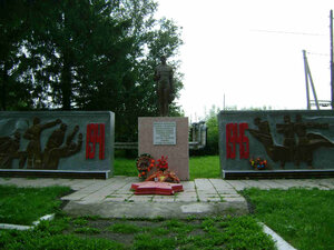 Воинам, павшим в годы Великой Отечественной войны 1941-1945 гг. (Kemerovo — Kuzbass Region, Promyshlennovskiy munitsipalny okrug, posyolok Plotnikovo, Shkolnaya ulitsa), anıt, heykel