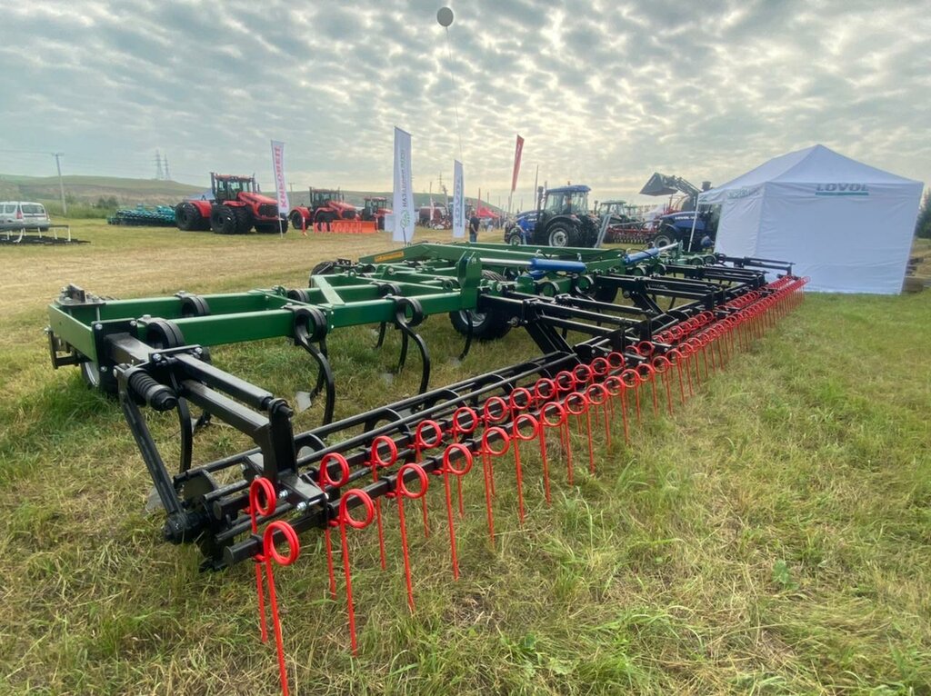 Tarım makineleri, ekipmanlar Nazarovo Agro, Nazarovo, foto