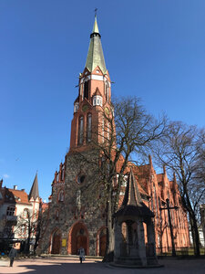 Kościół Rzymskokatolicki pw. św. Jerzego (Pomeranian Voivodeship, Sopot, ulica Plac Konstytucji 3 Maja, 2), katolik kiliseleri  Sopot'tan