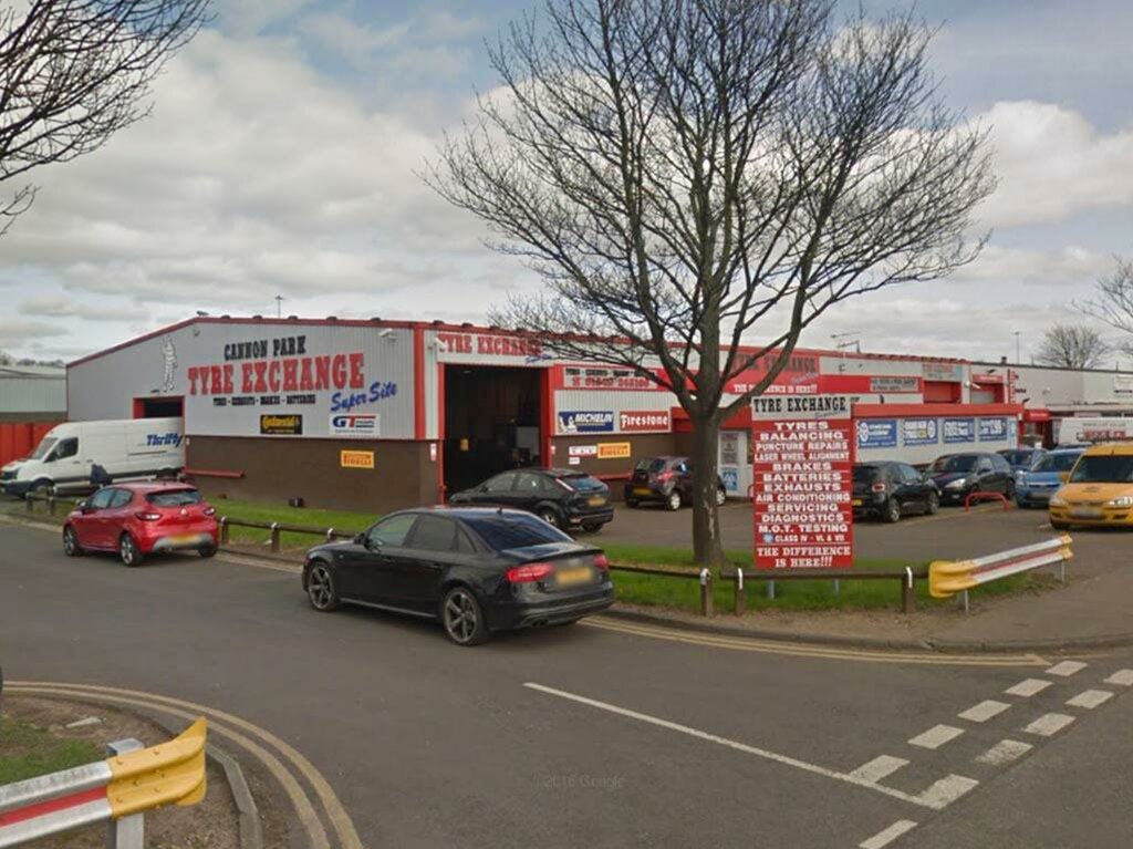 Otomobil ekspertizi Tyre Exchange - Team Protyre, İngiltere, foto