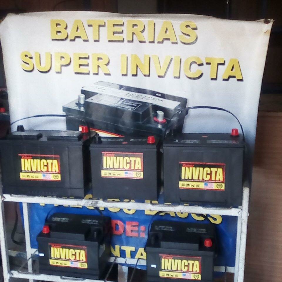 Otomobil yedek parçaları Baterías Súper Invicta, San Salvador, foto