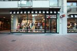 Tommy Jeans (Lippenslaan No:375), giyim mağazası