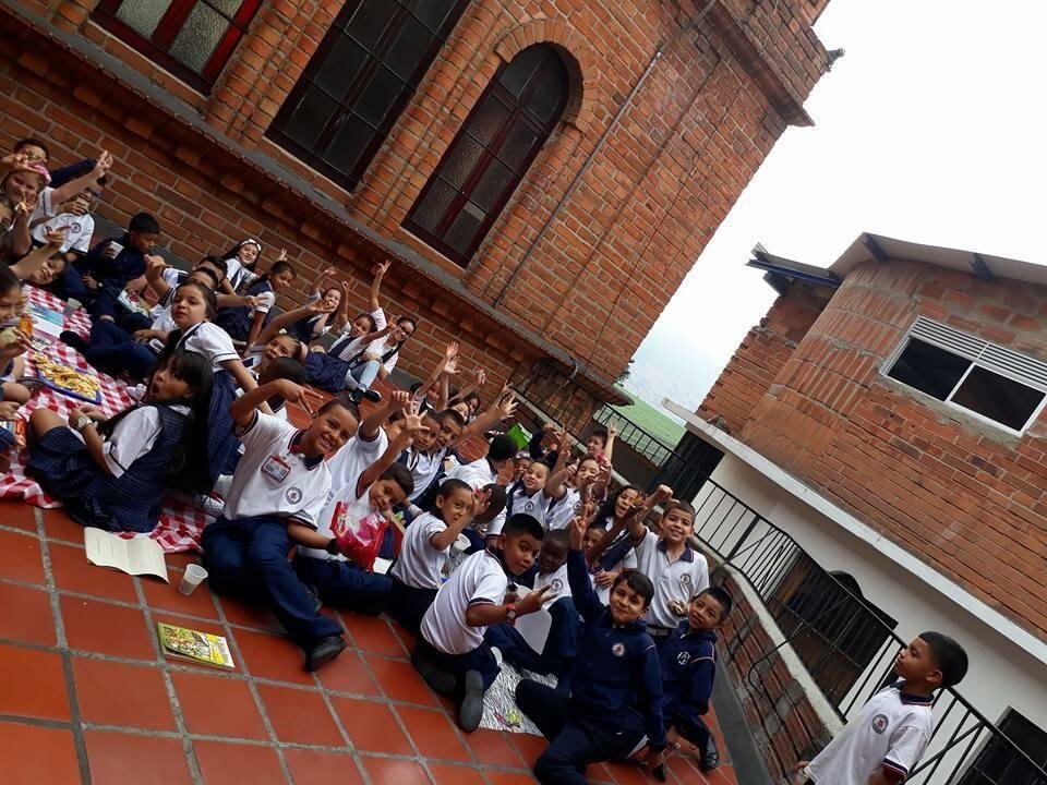 i̇lkokul Pablo VI College, Medellin, foto