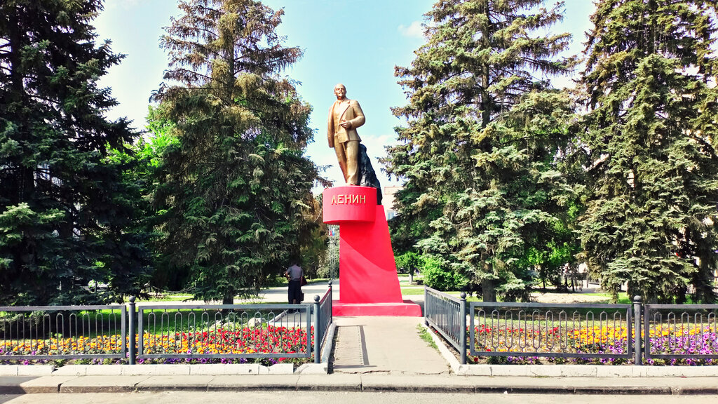 Anıt, heykel В.И. Ленин, Saratov, foto