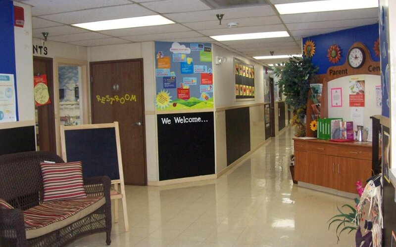 Ortaokul Granada Hills KinderCare, Los Angeles, foto