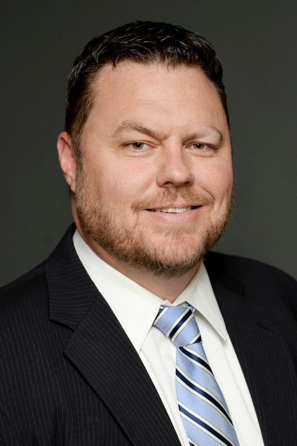 Yatırım fonu firmaları Edward Jones - Financial Advisor: Joshua J Walker, Kolarado Eyaleti, foto