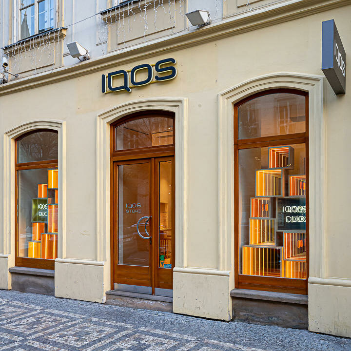 Tütün, sigara mağazaları Iqos Store Slovanský Dům, Prag, foto