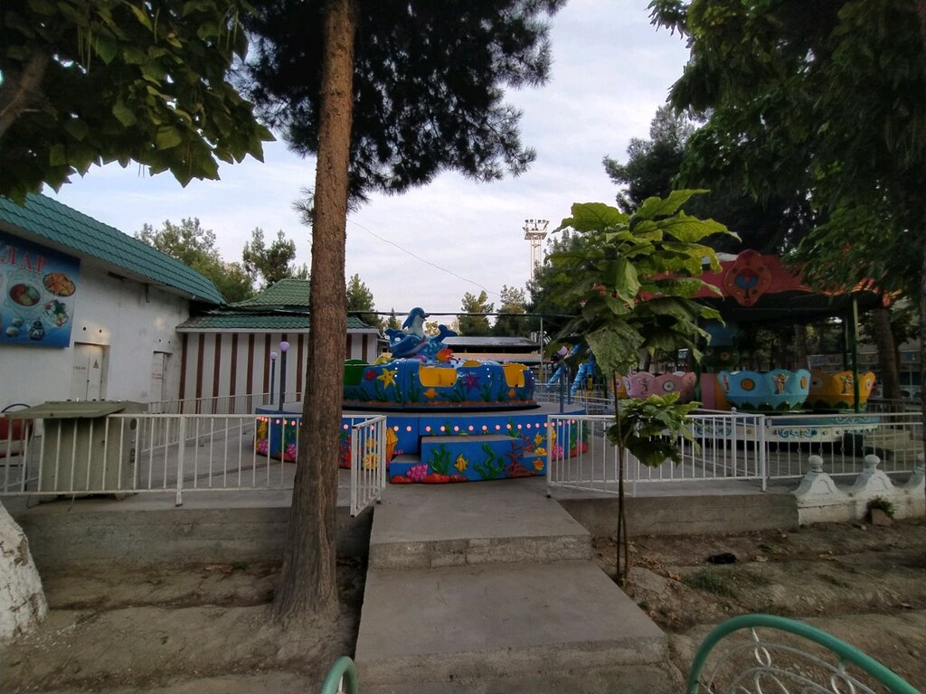 Atraksiyon Carousel, Andican, foto