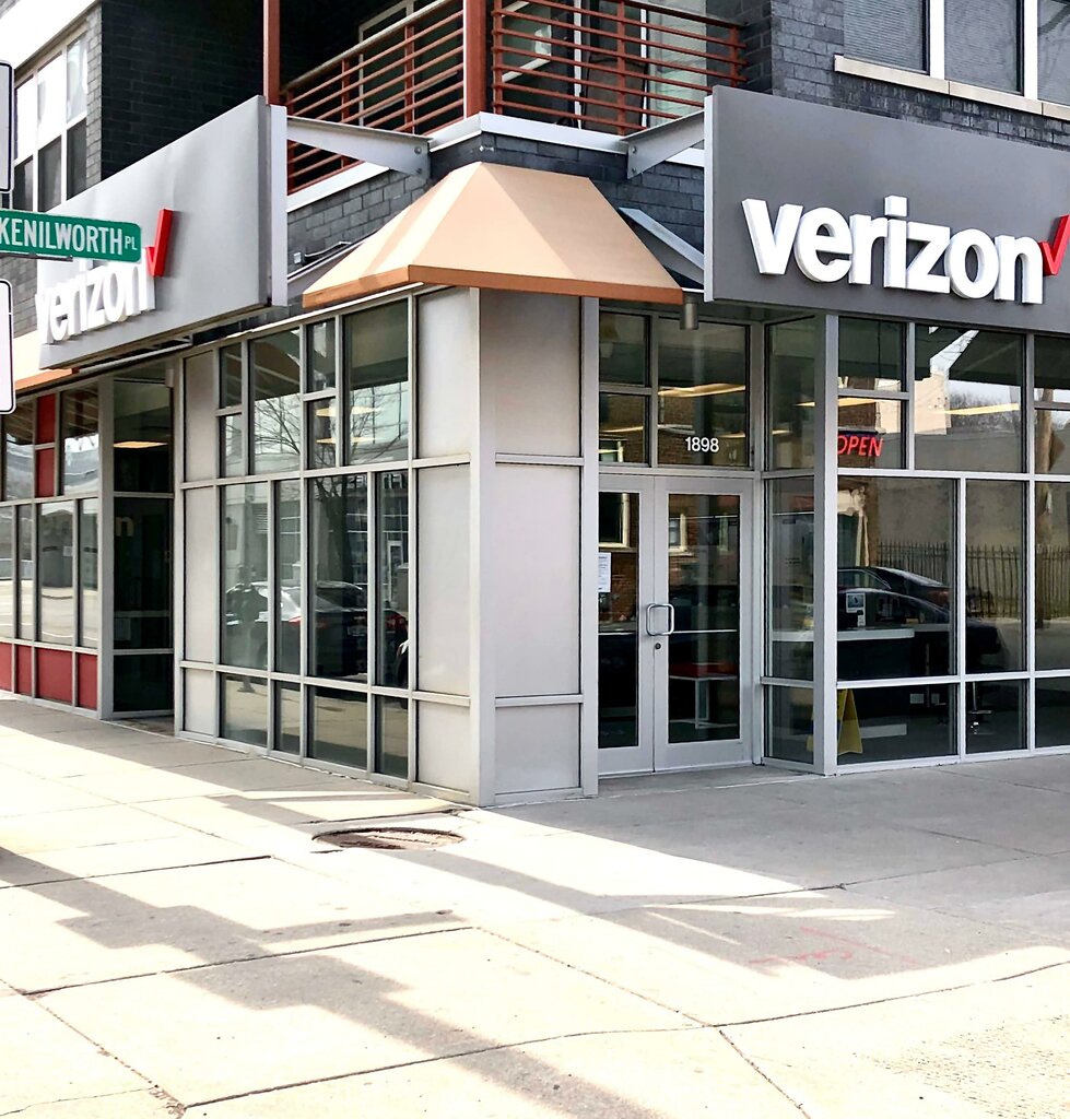 Telekomünikasyon ekipmanları Verizon Authorized Retailer - Wireless Zone, Milwaukee, foto
