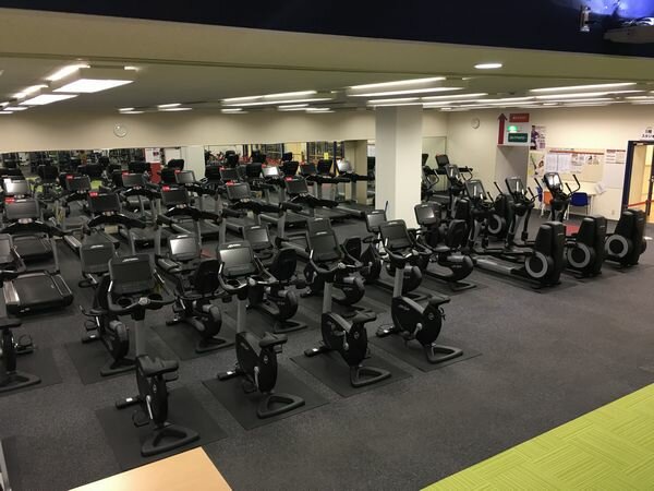 Fitness kulüpleri コナミスポーツクラブ 京橋, Osaka, foto