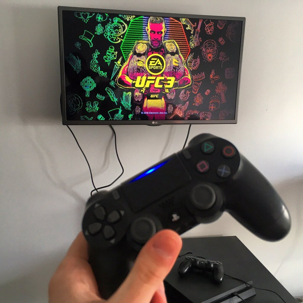 Oyun ve oyun konsolu firmaları PlayStation 4 Xbox one s Volgograd, Volgograd, foto