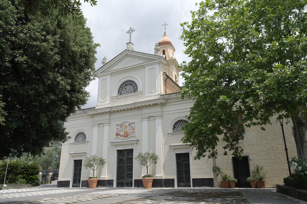 Katolik kiliseleri Parrocchia S. Ambrogio, Ligurya, foto
