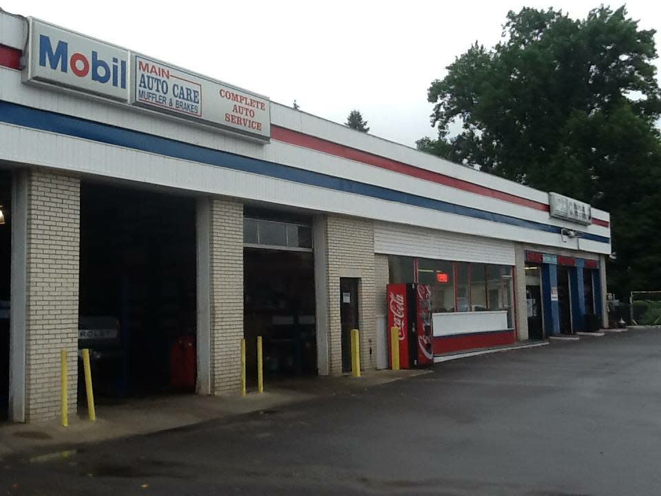 Otomobil kliması firmaları Main Auto Care Mufflers & Brakes, İndiana Eyaleti, foto