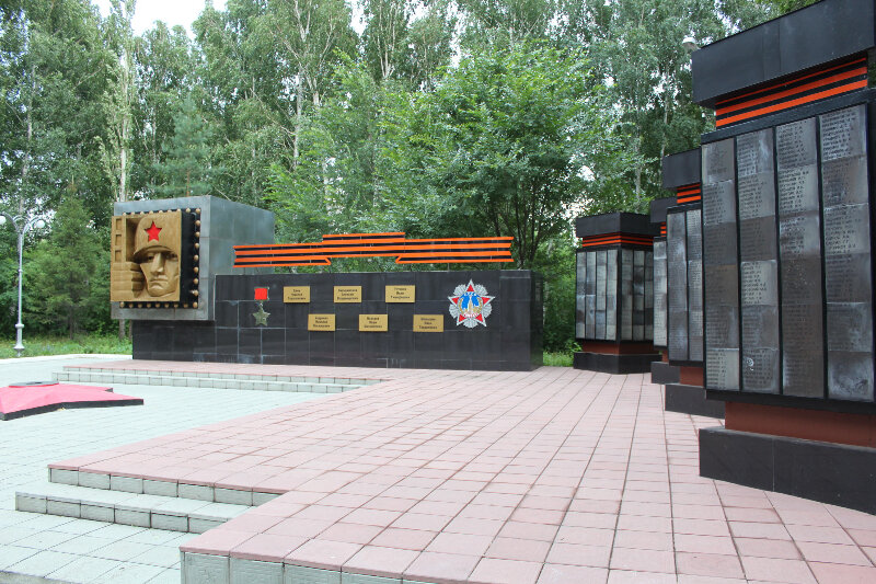 Anıt, heykel Мемориал Воинам-медногорцам посвящается, Mednogorsk, foto