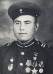 Герою Советского Союза Лапшову Пётру Владимировичу (Molodyozhnaya ulitsa No:2Б, selo Musorka), anıt levhası, anıt taş  Samarskaya oblastından