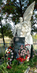 Братская могила (Kaluga Region, Borovskiy District, Yermolino, ulitsa Kalinina), anıt, heykel  Yermolino'dan