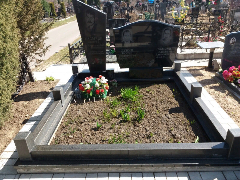 Ünlü kişilerin mezarları Ефрейтор Сазыкин Андрей Викторович, Moskova ve Moskovskaya oblastı, foto