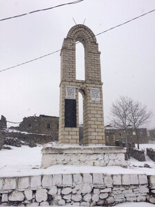 Павшим в Великой Отечественной войне (Republic of Daghestan, Dakhadaevskiy District, selo Guladty), anıt, heykel  Dağıstan'dan