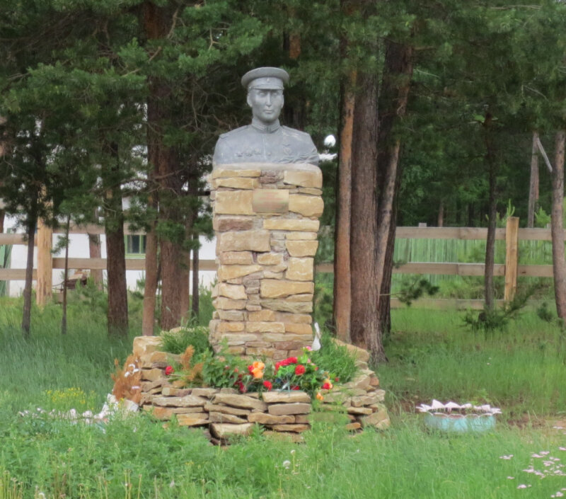 Anıt, heykel З.И. Саморцеву, Saha Cumhuriyeti (Yakutistan), foto