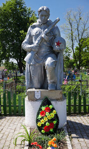 Братская могила пяти неизвестных советских воинов (Homieĺskaja voblasć, Zhytkavicki District, Turaw, Zaaziornaja vulica), anıt, heykel  Turov'dan