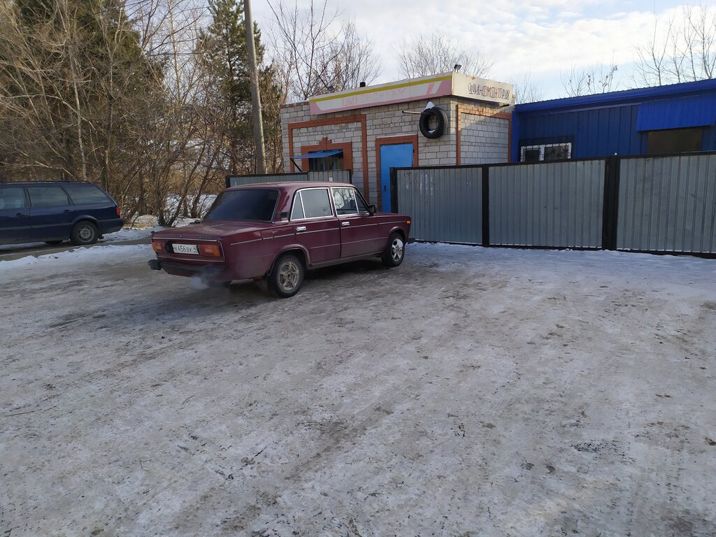 Oto lastik tamiri Tire fitting and repair, Şçuçinsk, foto