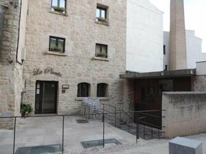 Hostal La Placeta (Comunidad Autónoma de Aragón, Huesca, Plaza Iglesia), otel  Katalonya'dan