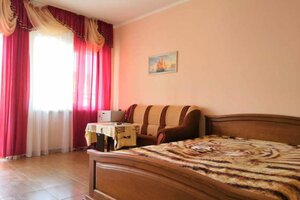 Guest House Roza (улица Антонова No:31, посёлок городского типа Коктебель), otel  Kırım Cumhuriyeti'nden