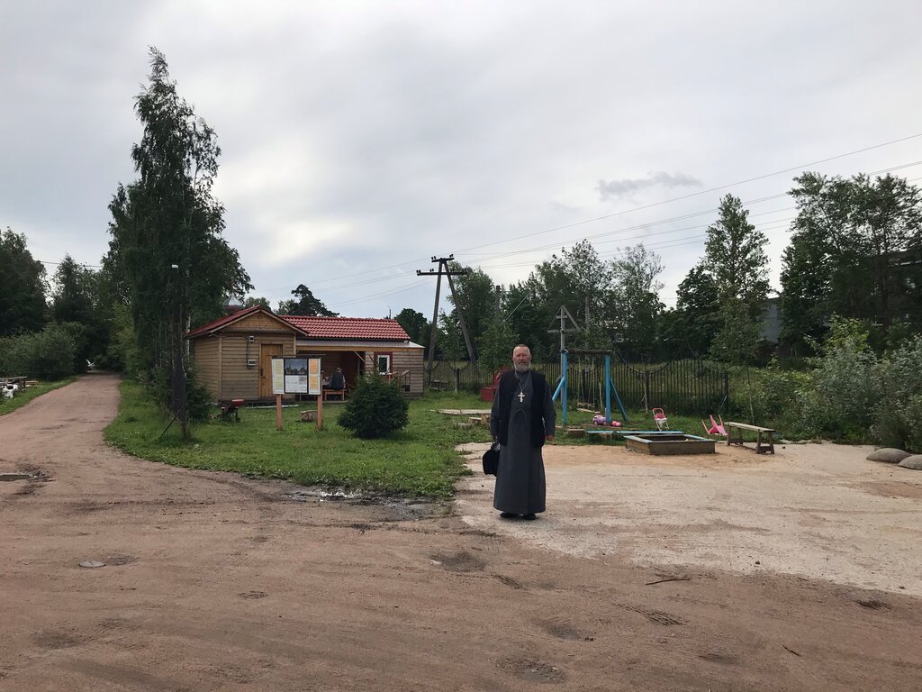 Ortodoks kiliseleri Храм-часовня святого Георгия Победоносца, Lomonosov, foto