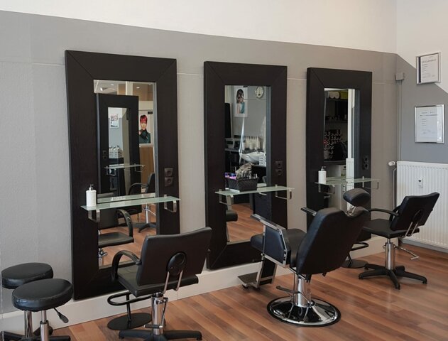 Kuaförler Headline Friseursalon Inh. Frau Salomé Herzog, Sankt Georgen im Schwarzwald, foto