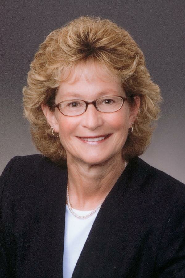 Yatırım fonu firmaları Edward Jones - Financial Advisor: Cindy Byrd, Cfp®, İllinois, foto