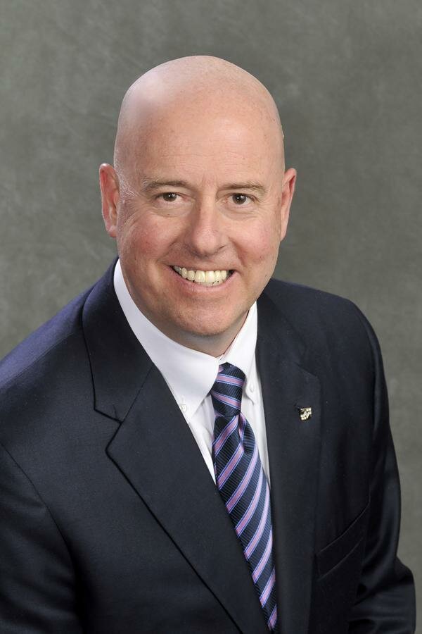Yatırım fonu firmaları Edward Jones - Financial Advisor: Connor P Slein, New Hampshire Eyaleti, foto