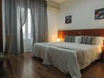 Hostal Cervantes (Calle Cervantes No:34, Municipios Madrid), otel  Madrid'den