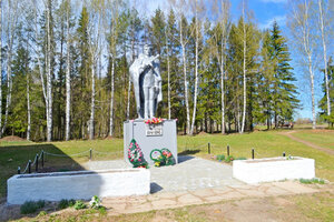 Воинам, погибшим в годы Великой Отечественной войны (Kirov Region, Uninskiy munitsipalny okrug, derevnya Knyazevo), anıt, heykel  Kirovskaya oblastından