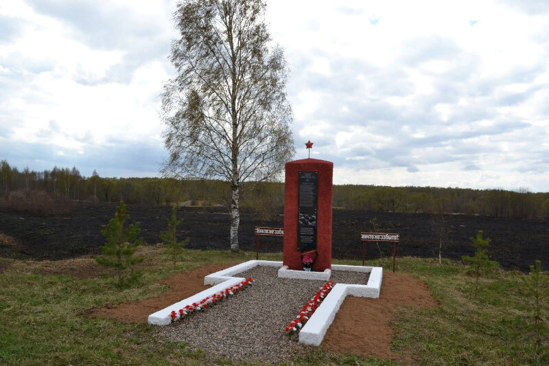 Anıt, heykel Землякам, погибшим в годы Великой Отечественной войны, İvanovskaya oblastı, foto