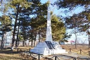 В честь воинов-земляков, погибших на фронтах ВОВ (Jewish Autonomous Region, Leninskiy rayon, selo Kukelevo, Sovetskaya ulitsa), anıt, heykel  Yahudi Özerk Bölgesi'nden