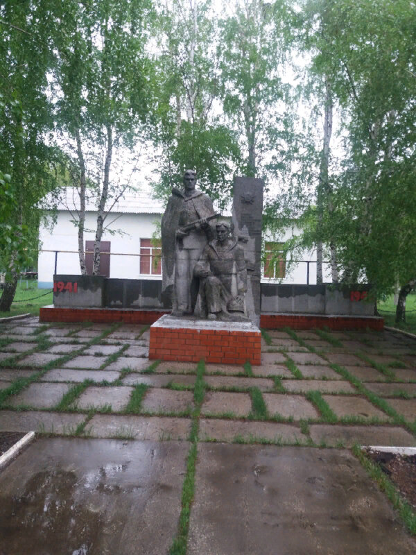 Anıt, heykel Односельчанам, павшим в Великой Отечественной войне, Saratovskaya oblastı, foto