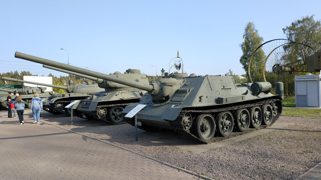 Teknoloji anıtı Самоходная артиллерийская установка СУ-100 выпуска 1945 года, Moskova ve Moskovskaya oblastı, foto