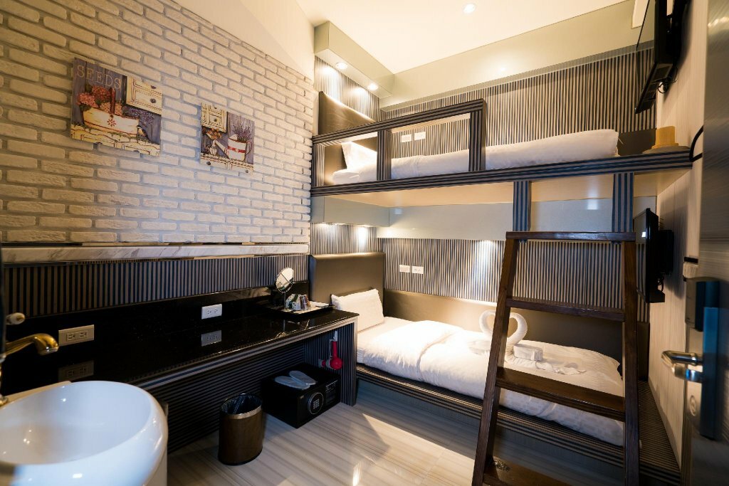 Otel Capsule Hostel, Dünya, foto