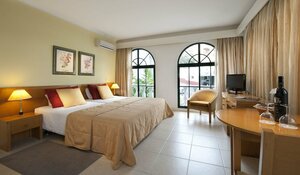 Rocamar Lido Resort (Madeira, Santa Cruz, Caminho Velho da Oliveira, 26), otel  Madeira'dan