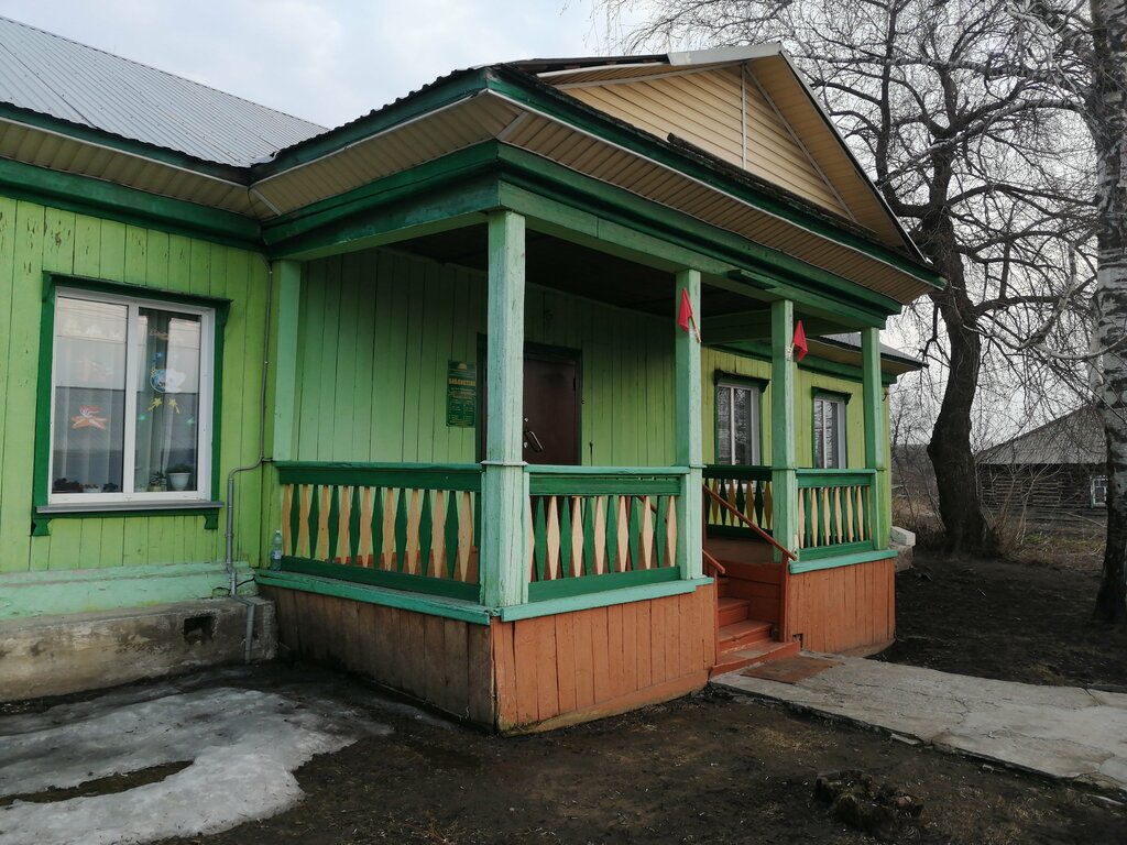 Kütüphaneler МКУ Тогульский МфКЦ, центральная районная библиотека имени Н.Н. Чебаевского, Altayski krayı, foto