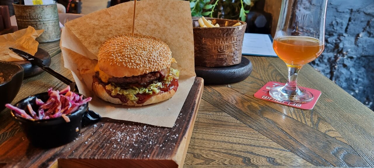 «Бары и пабы с наградой «Хорошее место» в Ярославле» фото материала