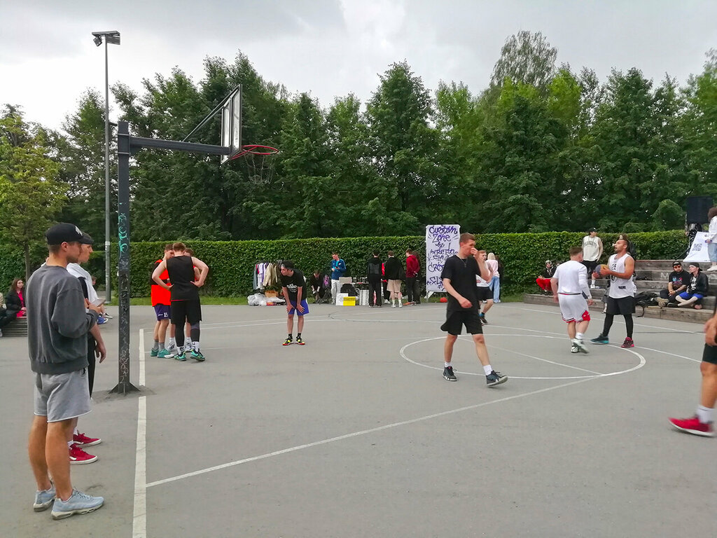 Spor alanı Площадка для стритбола, Yekaterinburg, foto