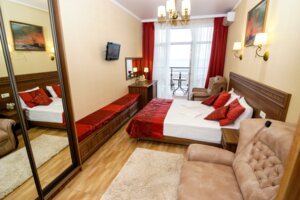 Na Chernomorskoy (Черноморская набережная No:36В, Феодосия), otel  Feodosya'dan (Kefe'den)