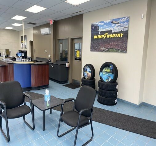 Jant ve lastikçiler Goodyear Auto Service, Richmond, foto