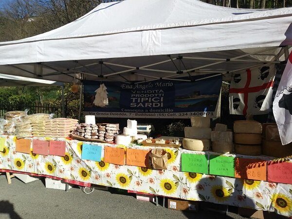 Market Formaggi La Barbagia, Sardunya, foto