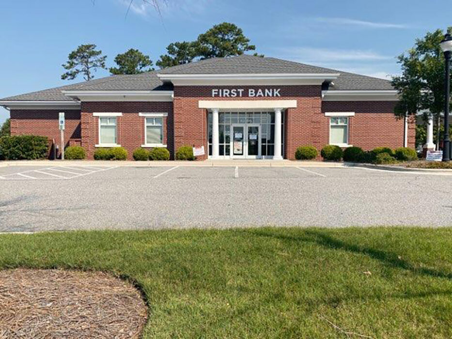 ATM'ler First Bank - Wilmington Porters Neck, Nc, Kuzey Carolina Eyaleti, foto